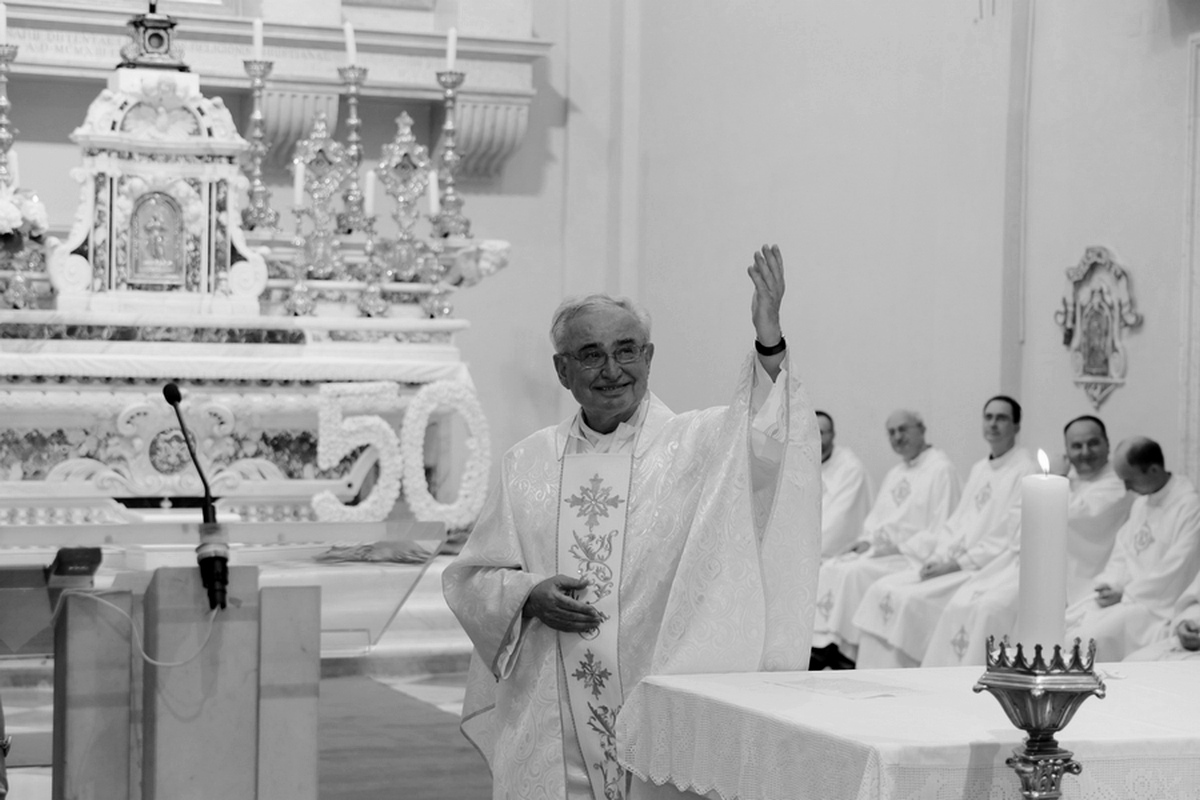 Oproštaj u katedrali od dugogodišnjeg katedralnog župnika don Stanka ...